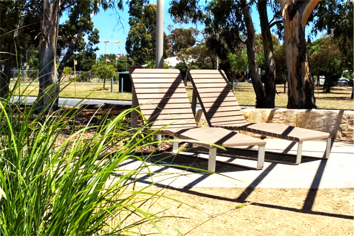 District Sun Lounge - Spark